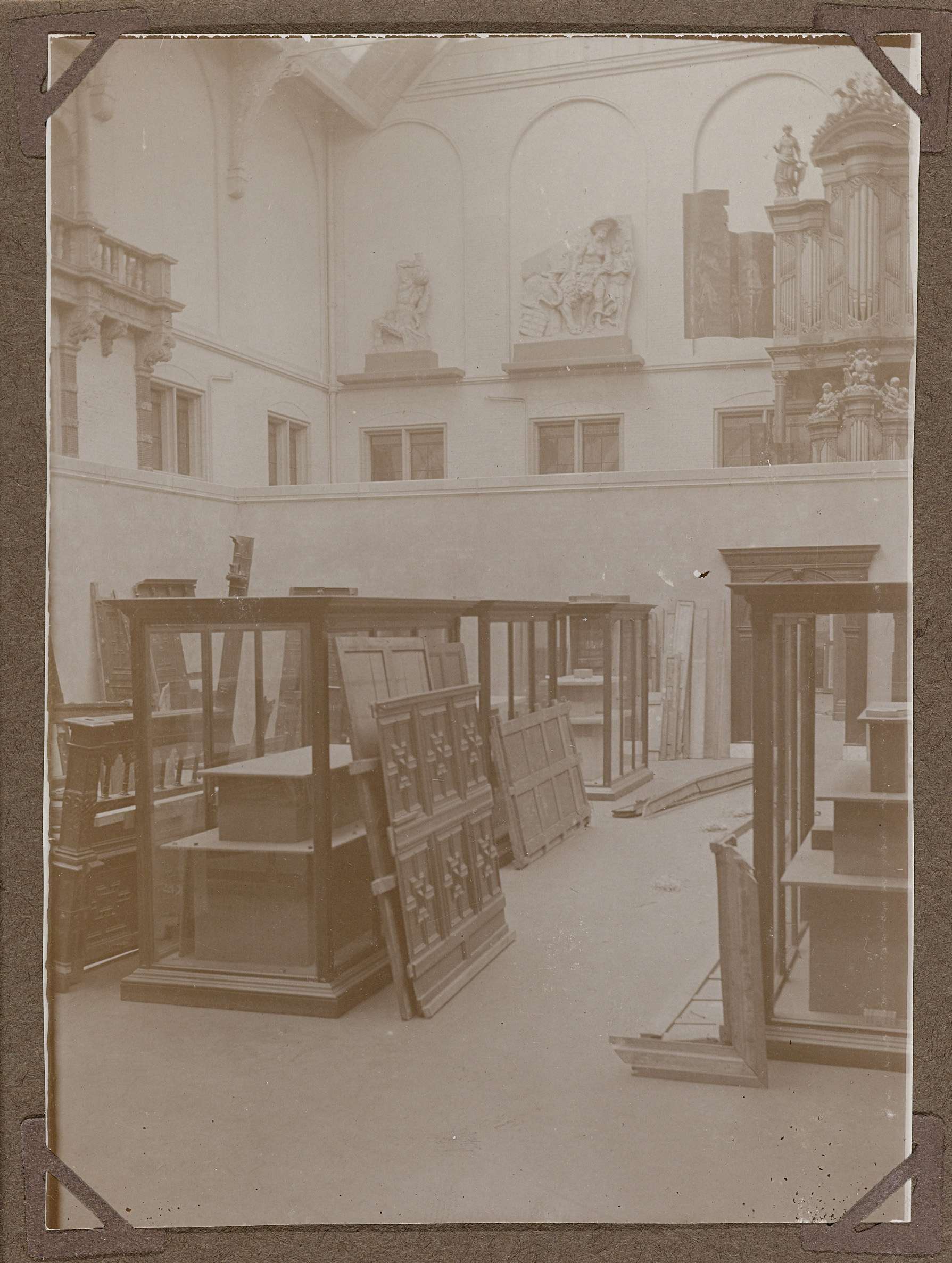 Redevelopment of the western courtyard in 1929 | CanvasPrints.com