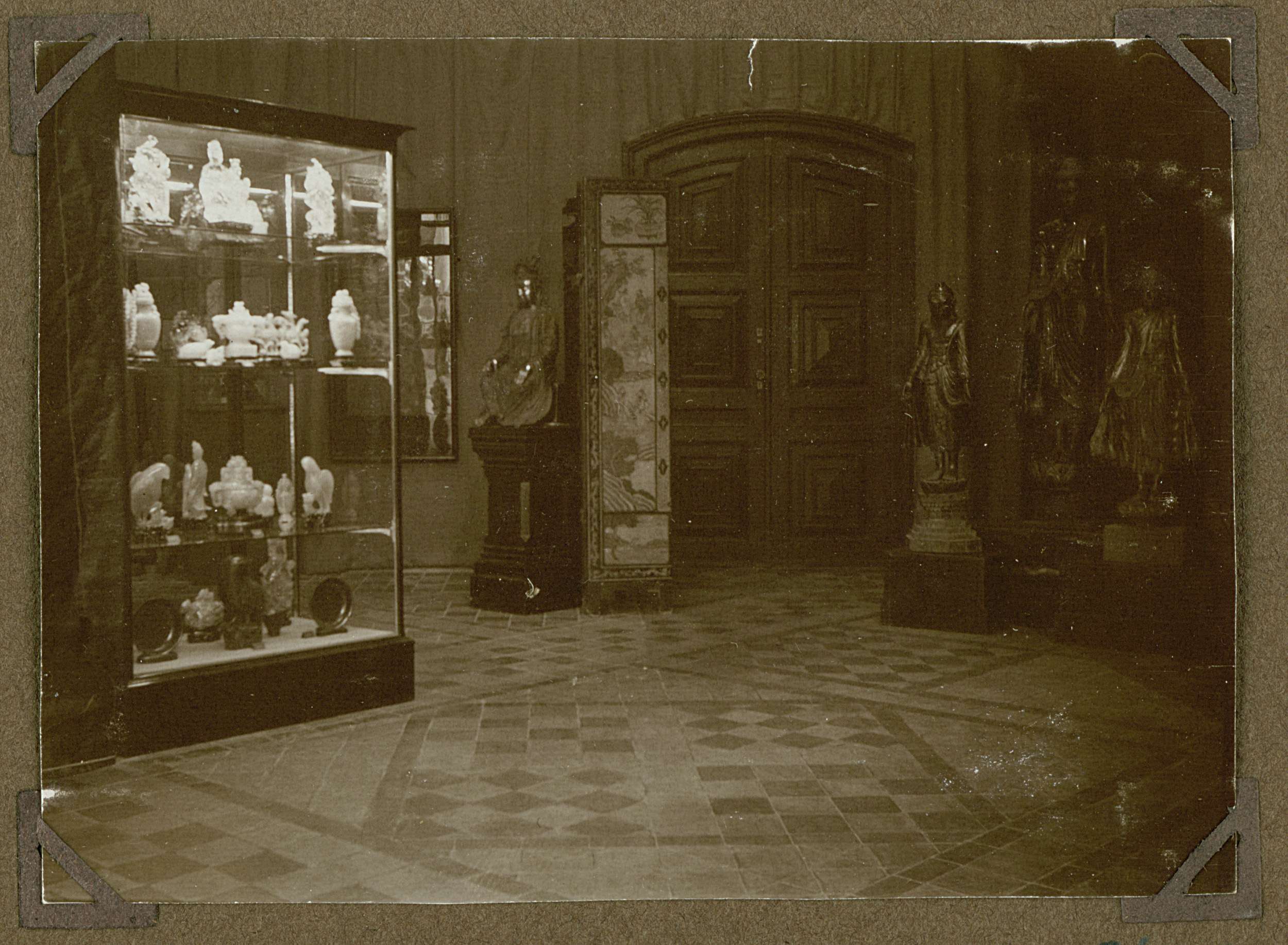 Room 188 with arrangement of Asian art in 1929 | CanvasPrints.com