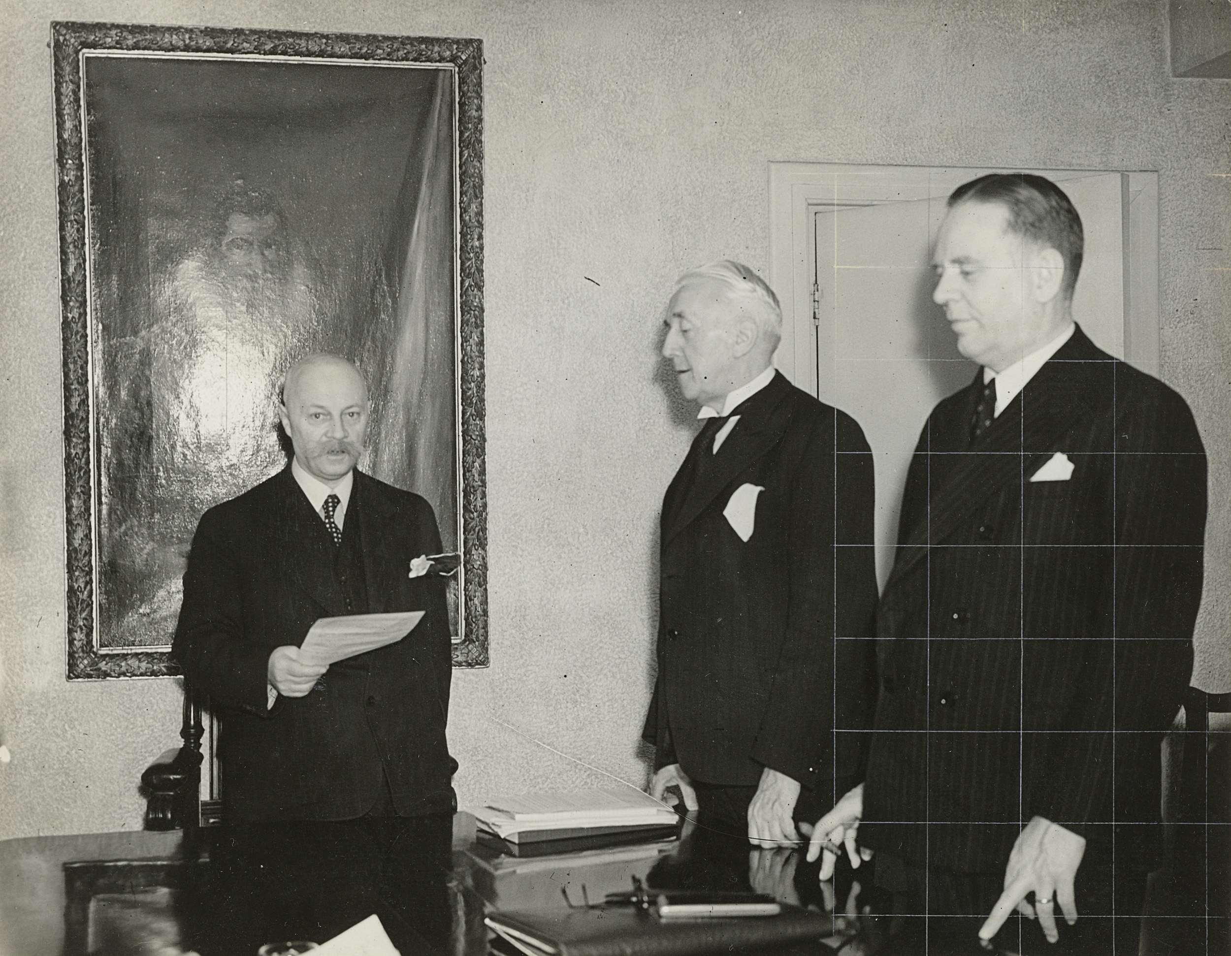 Dutch Government in Exile, Pictorial Press, 19 | CanvasPrints.com