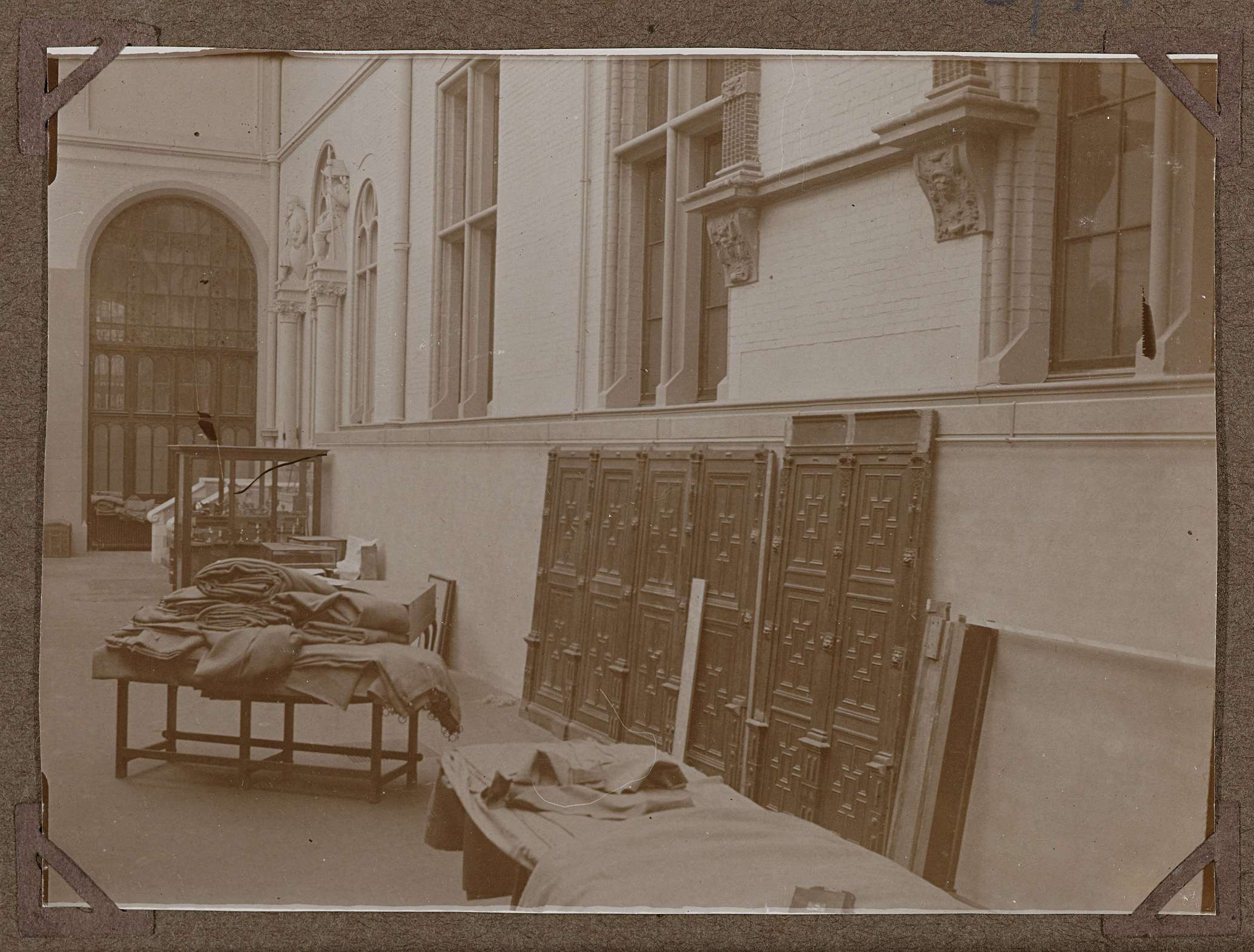 Redevelopment of the western courtyard 1929, 1 | CanvasPrints.com